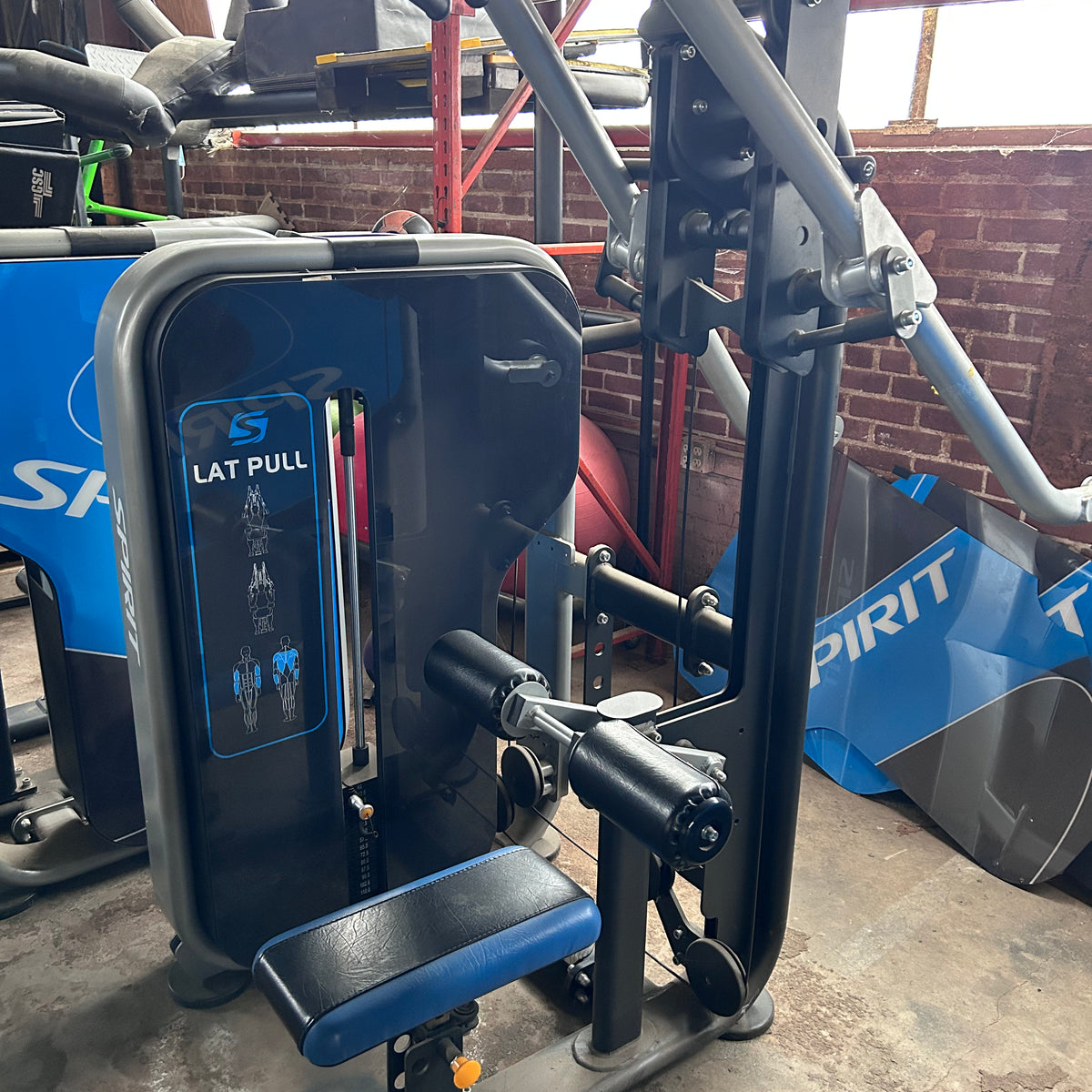 Pin Select Lat Pulldown Machine - Exercise Unlimited Memphis