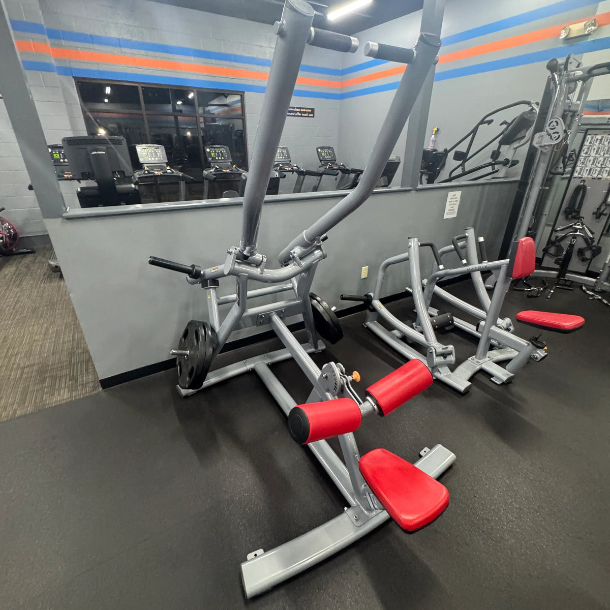 Pre-Owned Matrix Magnum Plate Loaded Lat Pulldown – Exercise Unlimited